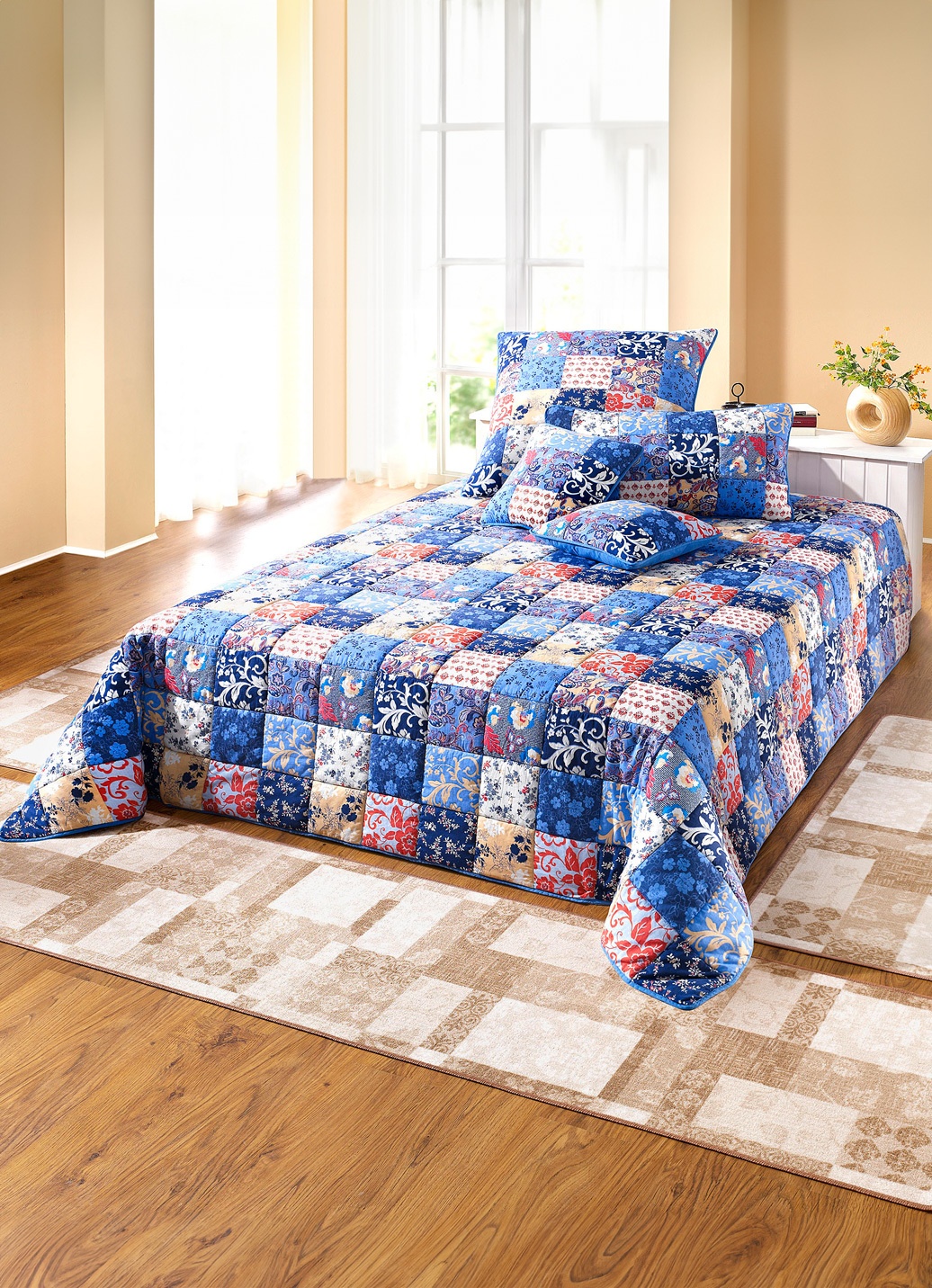 Tagesdecken und Kissenbezüge in Patchwork-Optik aus Baumwolle - BLAU